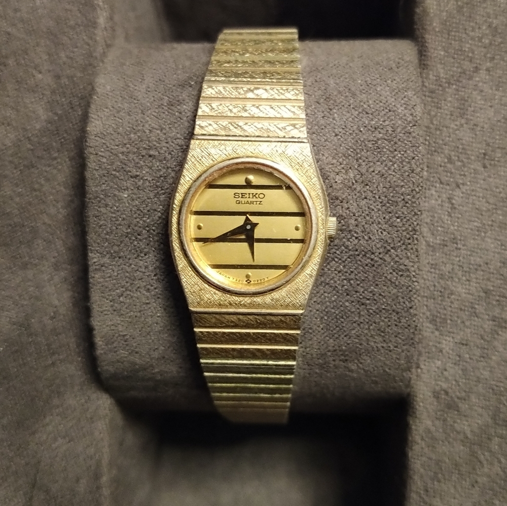 Womens Vintage Seiko Watch - Gem